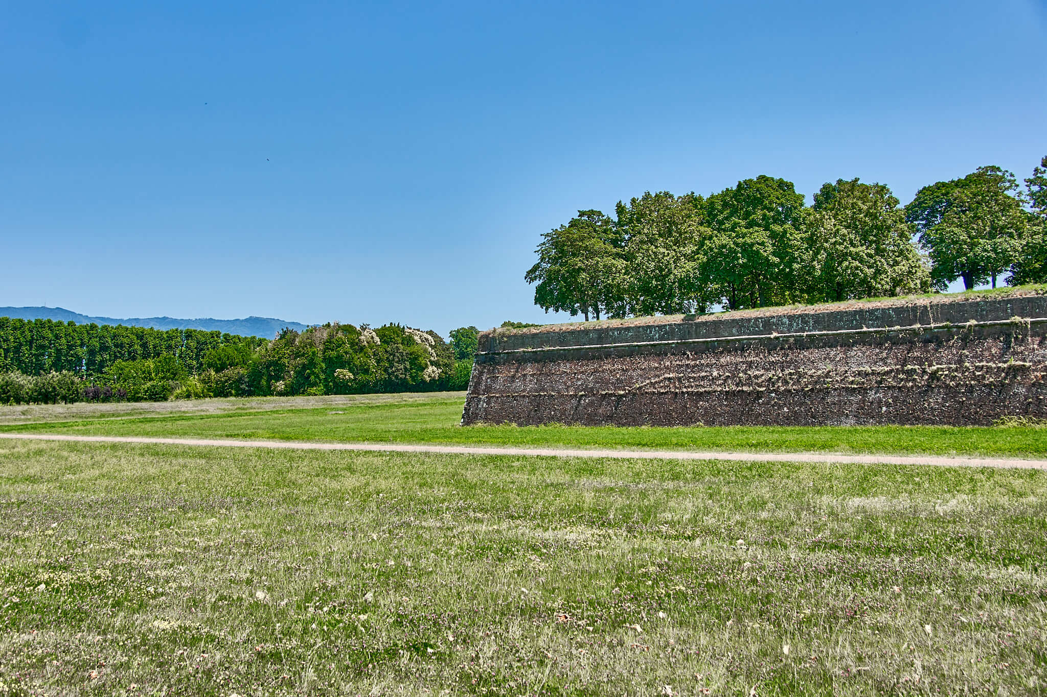 Lucca in Tuscany: A City Encircled by Well-preserved Renaissance Walls ...